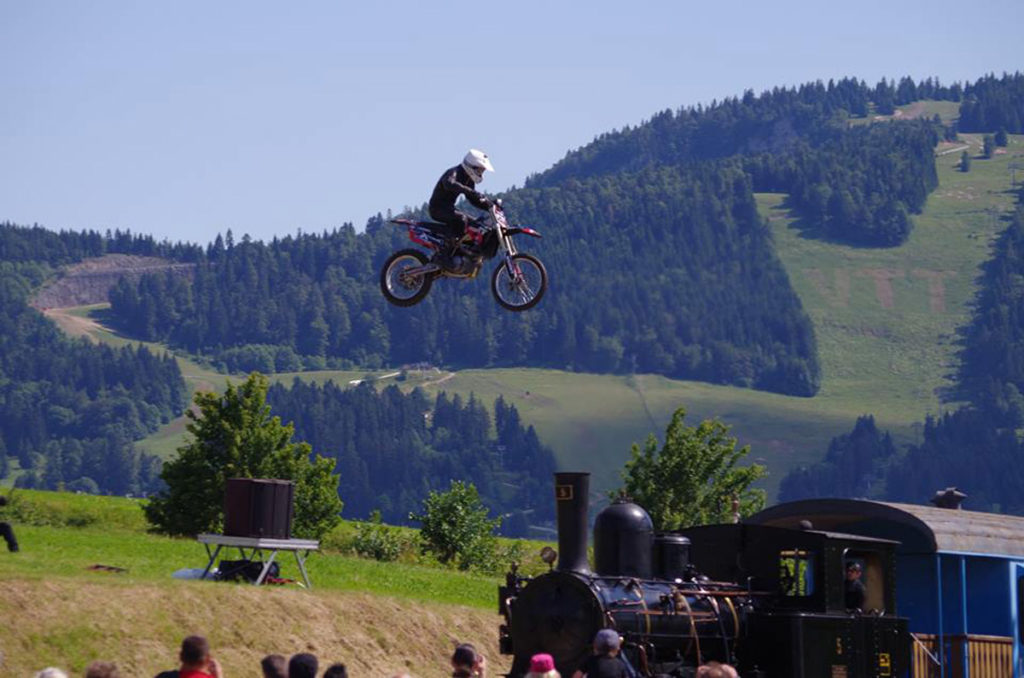 Motocross Show : Jumps, Wheeling, Fire Circle, Skidding And More